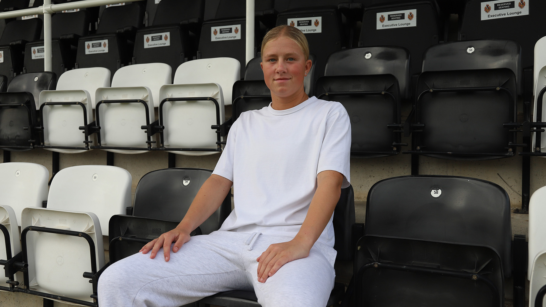 Philippa Hunter Signs For Moors Ladies - Spennymoor Town FC